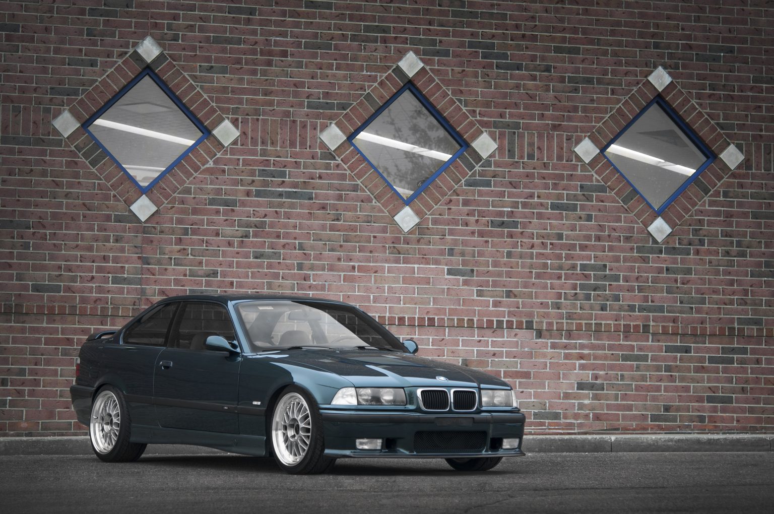 Best Visual Upgrades For The BMW E36 M3 – ECS Tuning